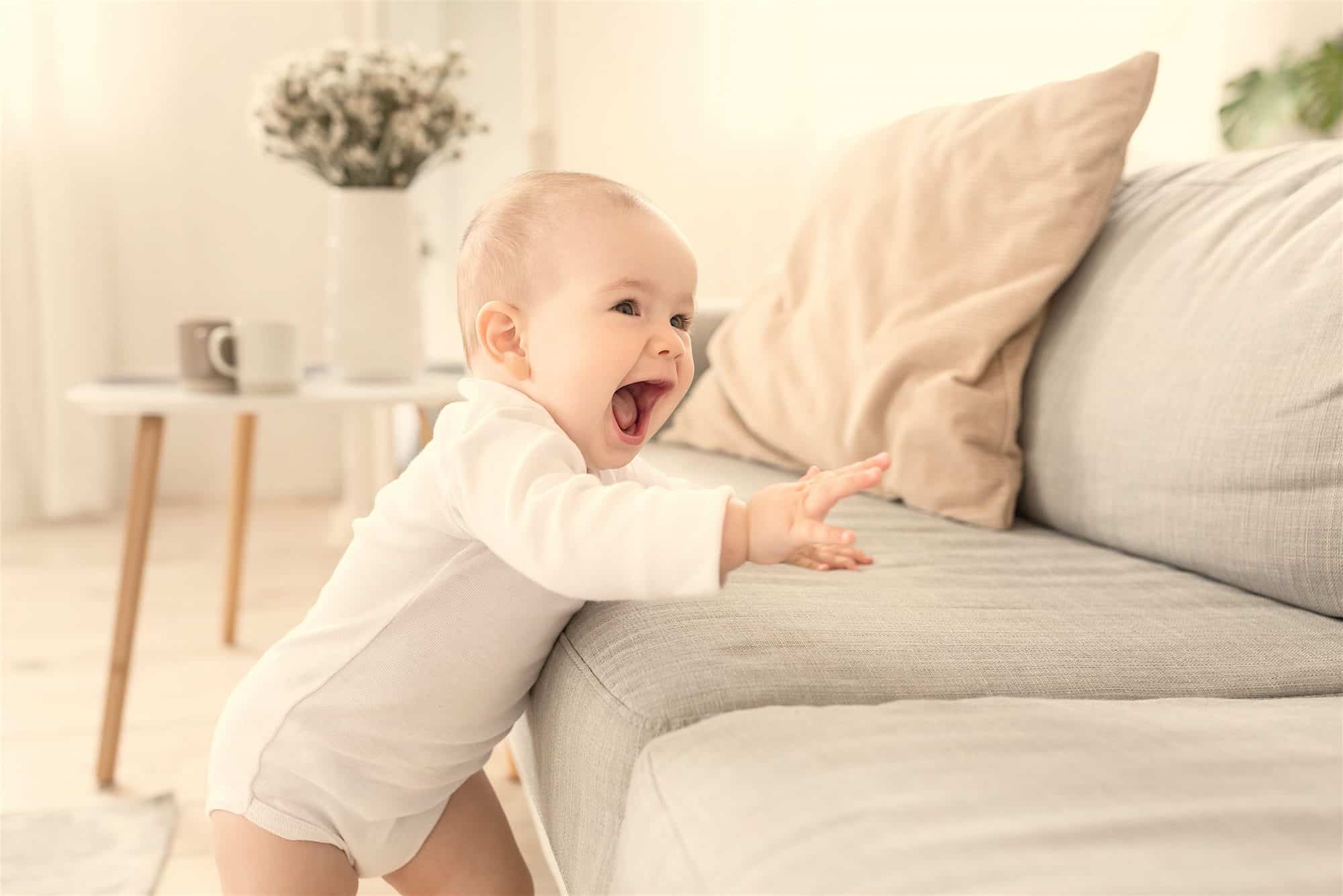 Cómo promover el movimiento libre del bebé en casa | Clémentine & Bastièn